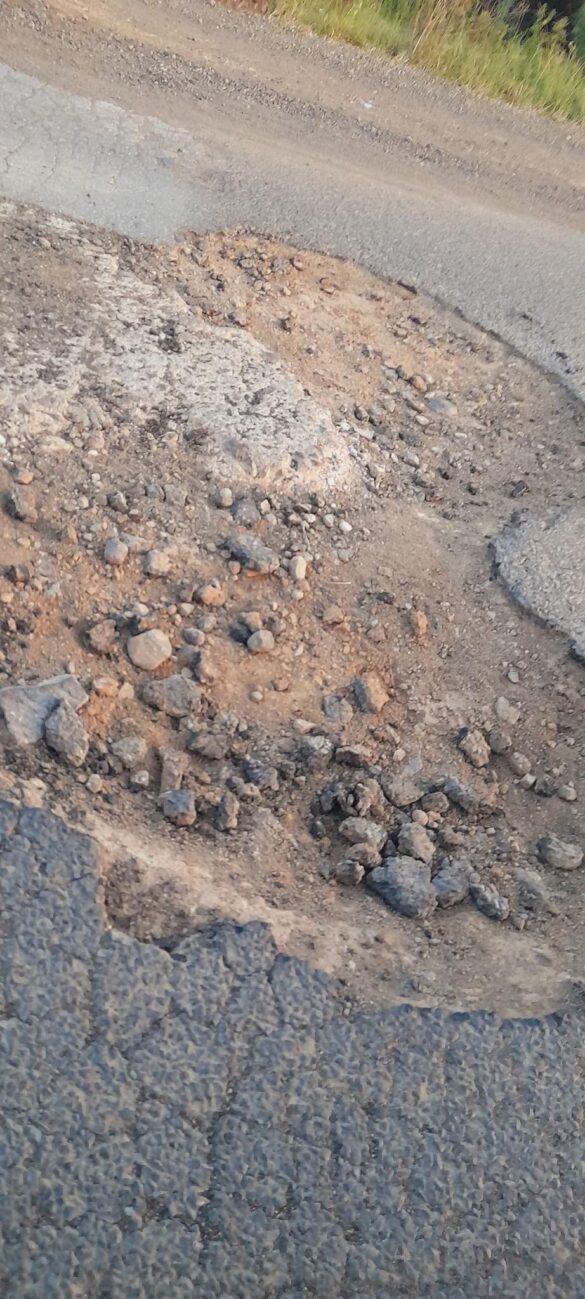 POTHOLE ALERT| R34 provincial road between Heilbron and Edenville in ...