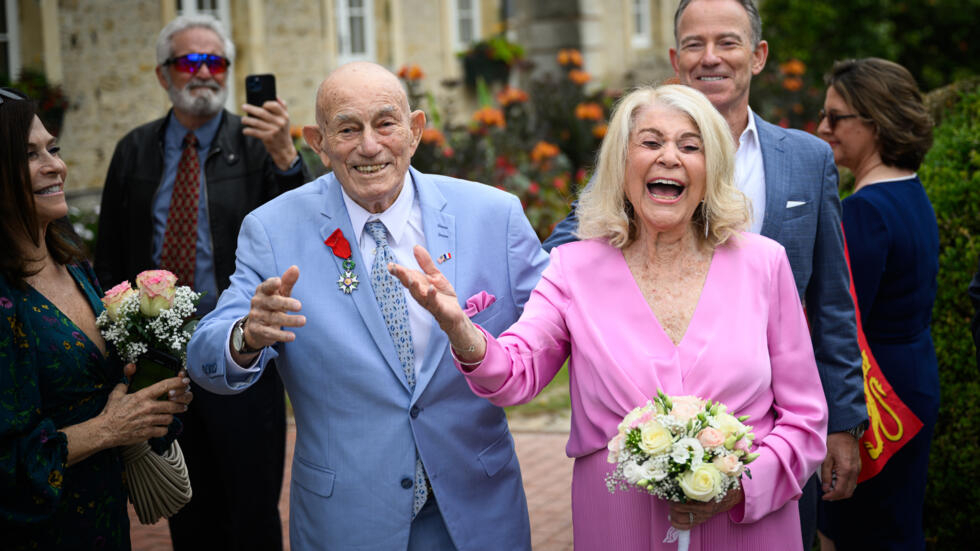 WWII veteran, 100, marries sweetheart, 96, in Normandy after D-Day ...