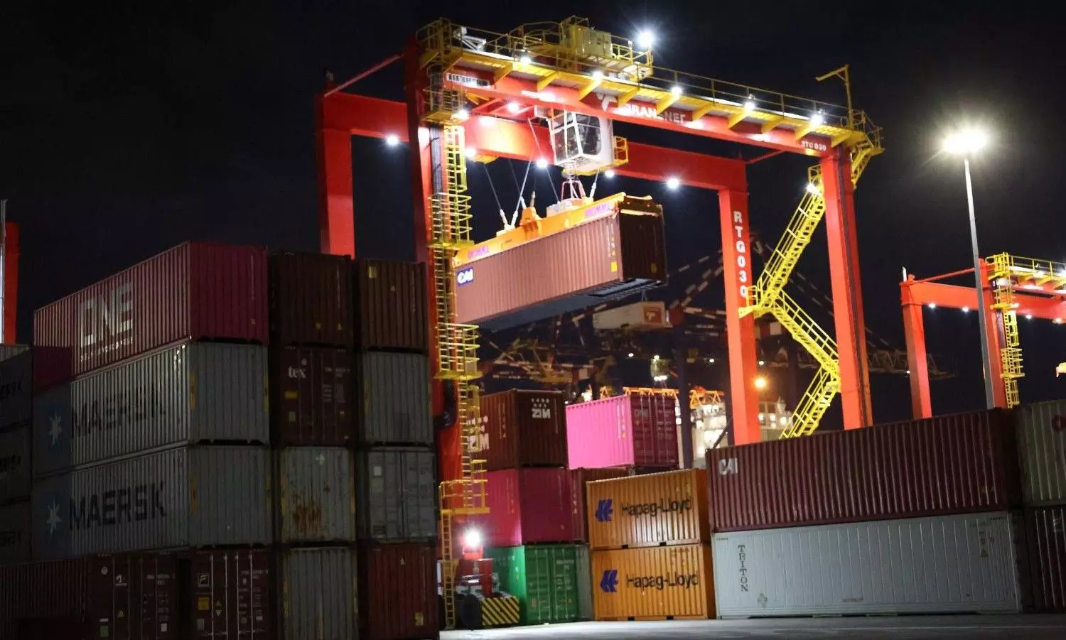 Transnet Port Terminals Signs 10-Year Partnership with Liebherr to ...